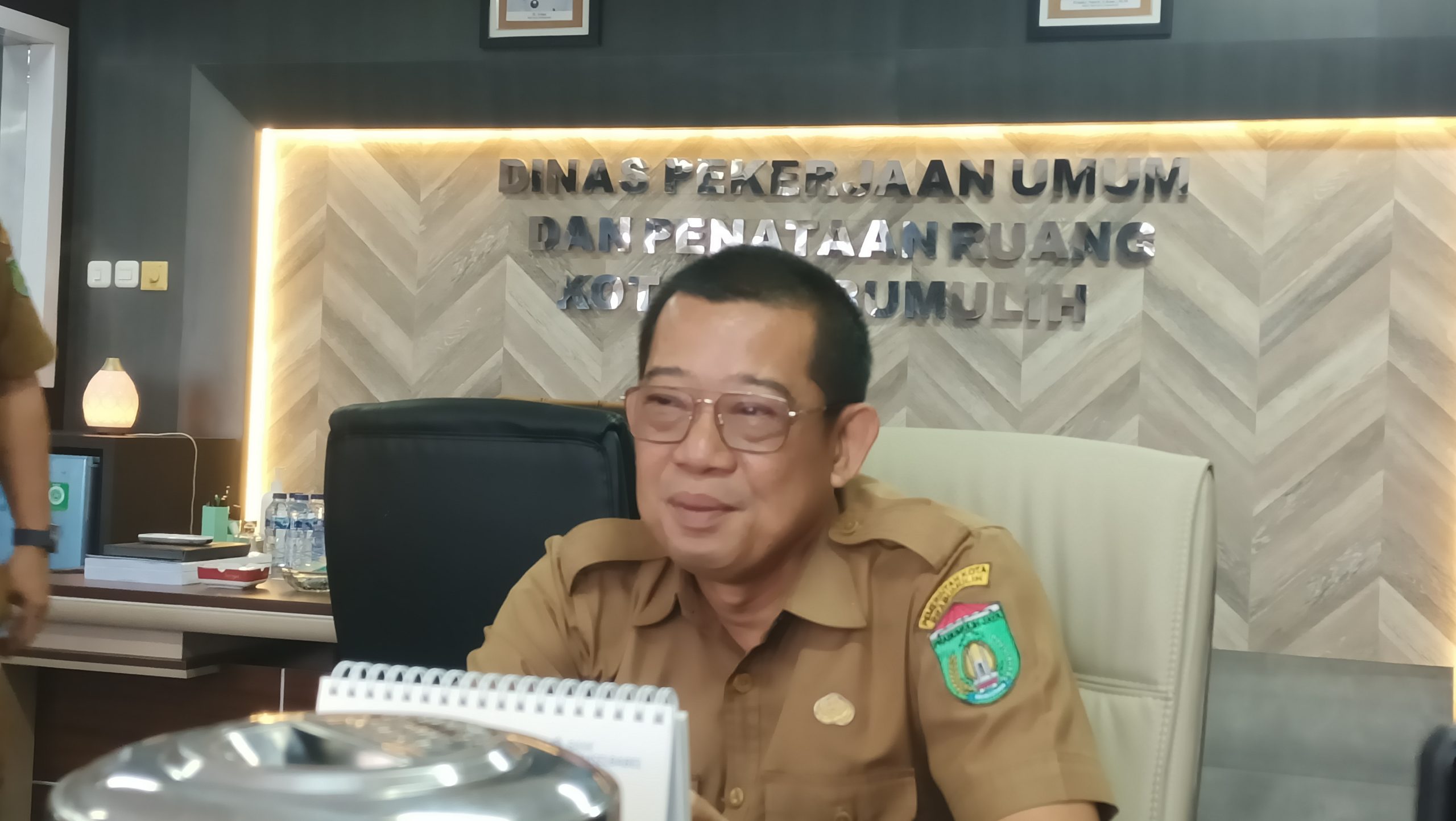 Warga Keluhkan Jalan Angkatan 45 Rusak, PUPR Janji Bangun Box Culvert ...